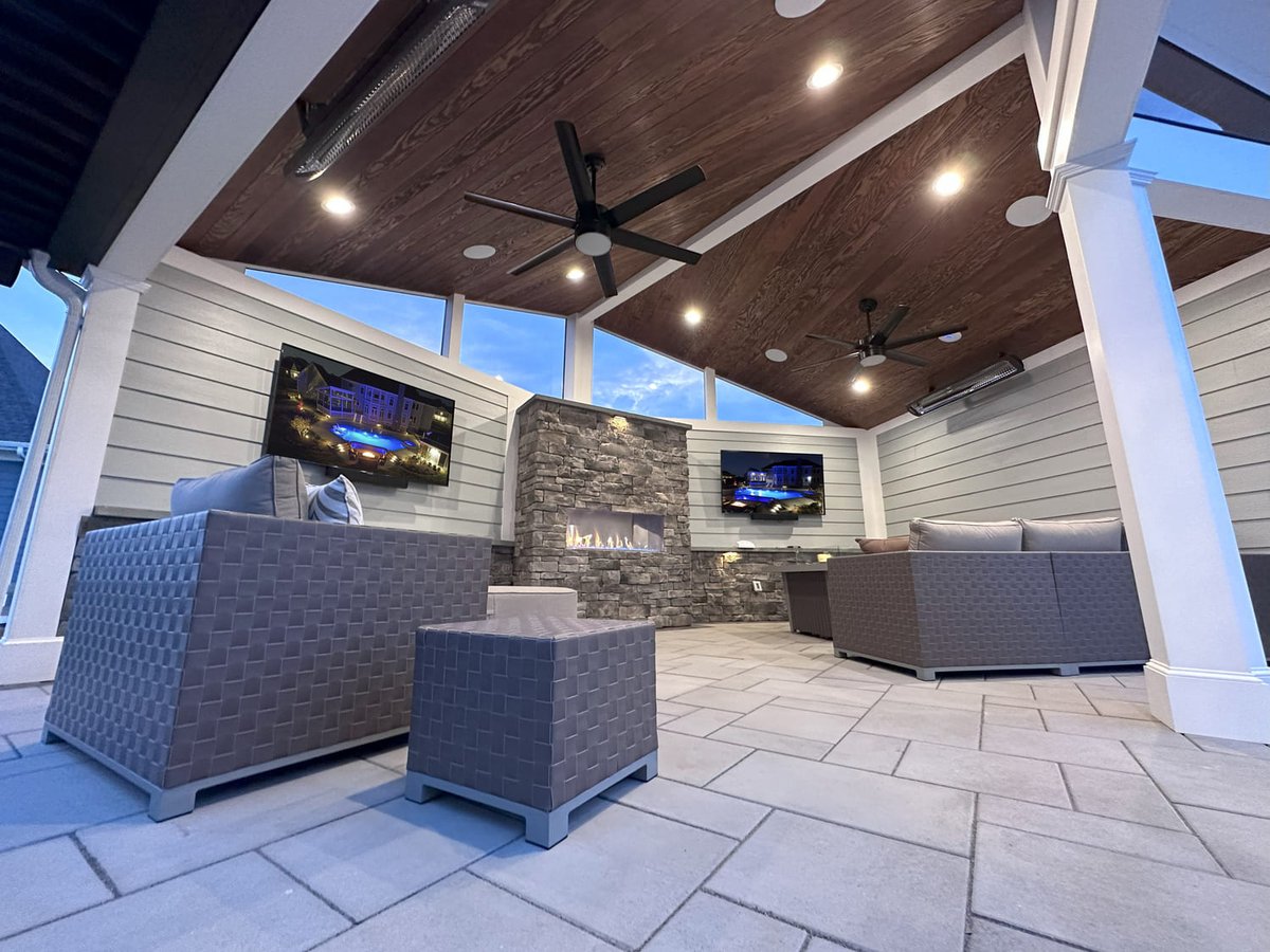 How to Do a Pool House Right (and Wrong)